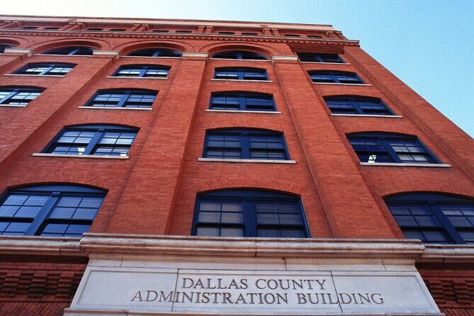 Downtown Dallas Walking Food Tour History and Cocktail Package - More BBQ at Brisket Rules & Sweet Treats at Kokopelli Sweets