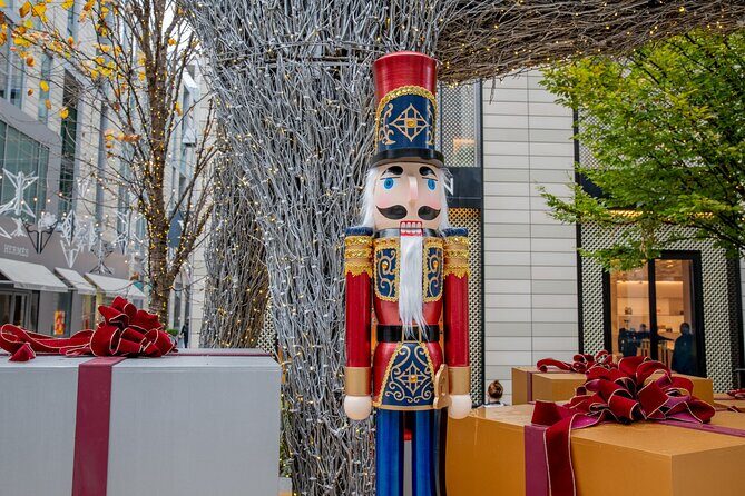 Downtown DC Holiday Tour: Lights, Decorations & Festive Cheer - A Festive Walk Through Washington DC’s Holiday Spirit
