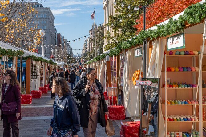 Downtown DC Holiday Tour: Lights, Decorations & Festive Cheer - Why This Tour Works