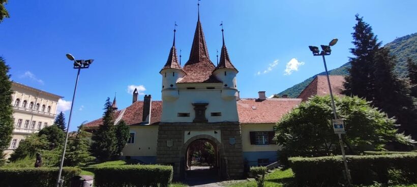 Dracula Castle, Peles Castle and Brasov Private Day Tour - Practical Details: What to Know Before You Book