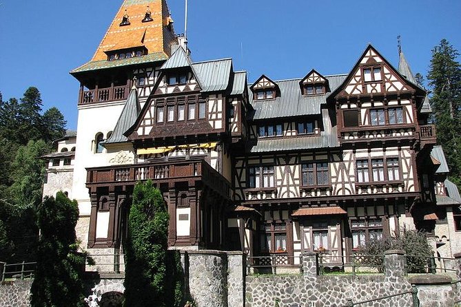 Dracula Castle, Peles Castle & Brasov-Private Tour From Bucharest - Visiting Bran Castle (Draculas Castle)
