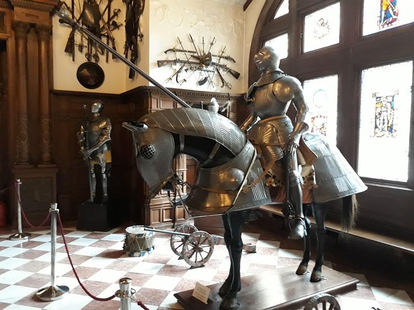 Draculas Castle & Peles Palace Tour From Bucharest Including Brasov Old Town - Exploring Brasov Old Town