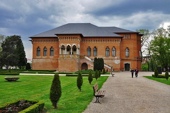 Dracula's Tomb and Mogosoaia Palace, Private Tour from Bucharest - What Makes This Tour Stand Out?