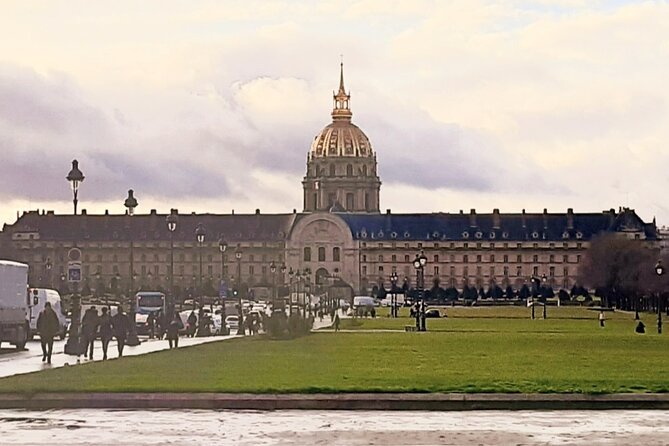 Drawing workshop/creative notebook during a walk from the Invalides to the Petit Palais - FAQ