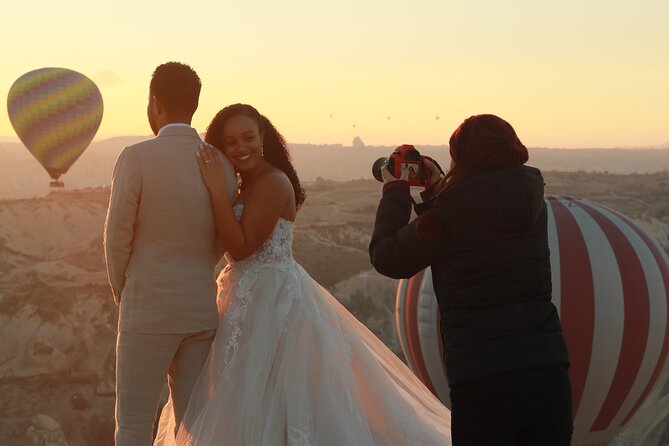 Dreamlike Professional Photo Shoot With Balloons in Cappadocia - Key Points