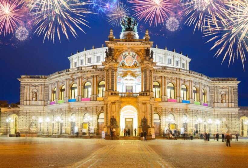 Dresden: Christmas Market Magic Walking Tour with a Local - Key Points