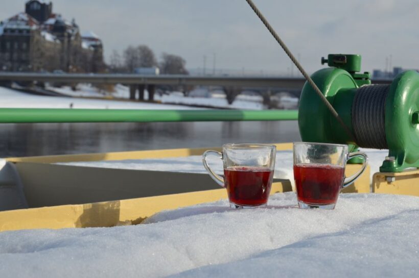 Dresden: Paddle Steamer Winter Cruise to Pillnitz - An In-Depth Look at the Dresden Paddle Steamer Winter Cruise