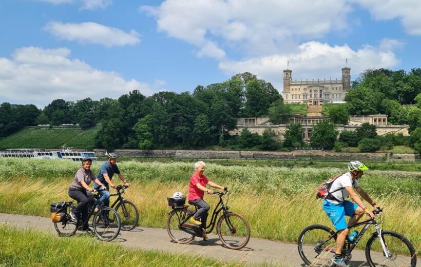 Dresden Sightseeing per Rad mit Guide, Prosecco, Eierschecke - A Detailed Look at the Dresden Bike Tour