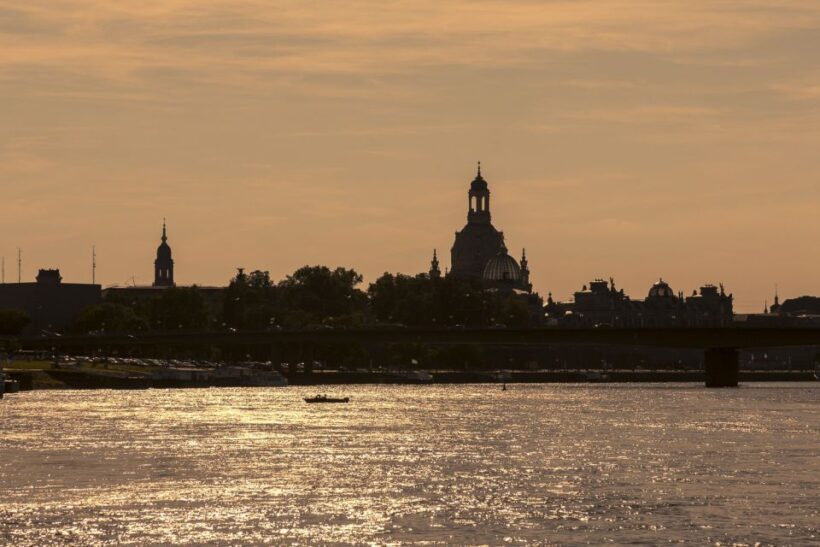 Dresden: Smile Tour with Prosecco - What Is the Dresden Smile Tour with Prosecco?