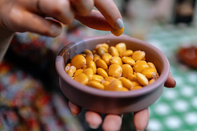 Drinks & Bites in Faro Private Tour With a Local - Exploring the Vibrant Mercado De Faro