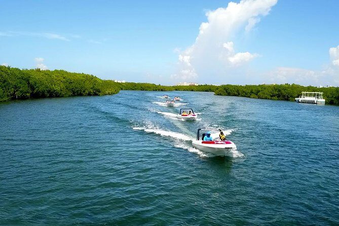 Drive the best speedboat in Cancun and feel the adrenaline. - An in-depth look at the speedboat adventure