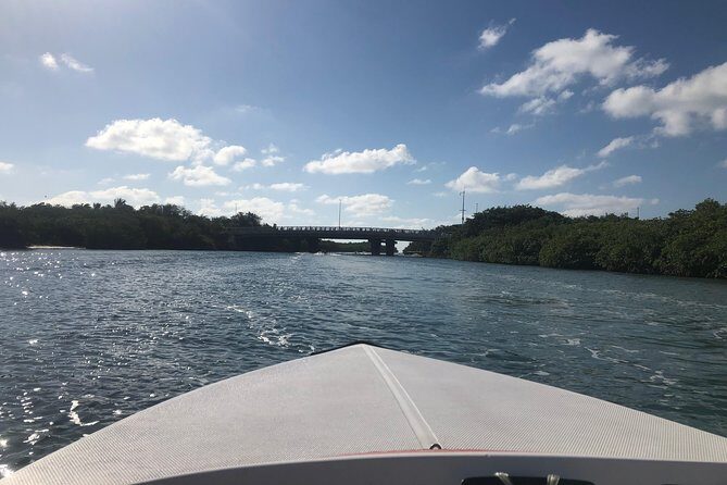 Drive the best speedboat in Cancun and feel the adrenaline. - FAQ