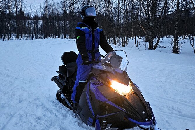 Driving Ski-Doo Snowmobile Adventure 5 Hours Photos included - FAQ