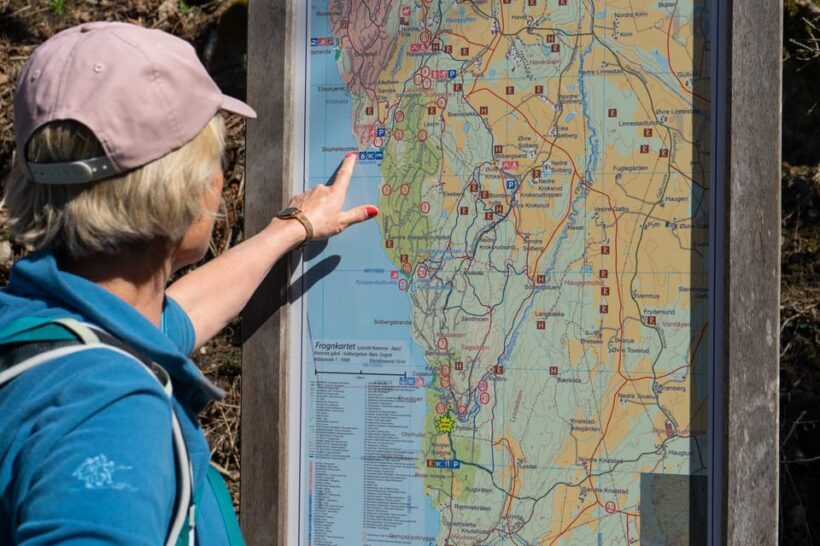Drøbak: Guided walk along the coastal path and the forest - An Introduction to the Drøbak Guided Walk Experience