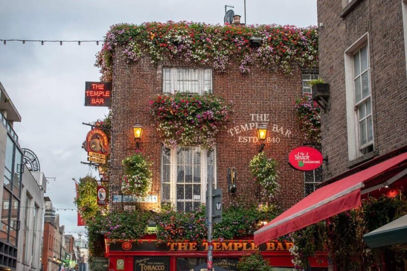 Dublin: Christmas Photo Experience (Private) - Dublin: Christmas Photo Experience (Private) – A Festive Photo Tour with a Personal Touch