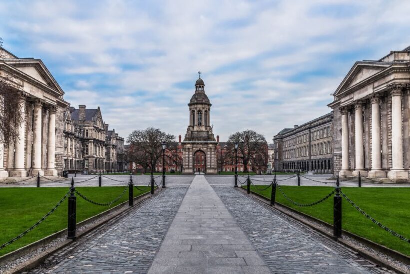 Dublin: Fast-Track Book of Kells Ticket & Dublin Castle Tour - An In-Depth Look at the Tour Experience