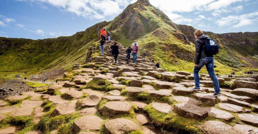 Dublin: Giant's Causeway & Belfast (Titanic or Black Taxi) - Analyzing the Value