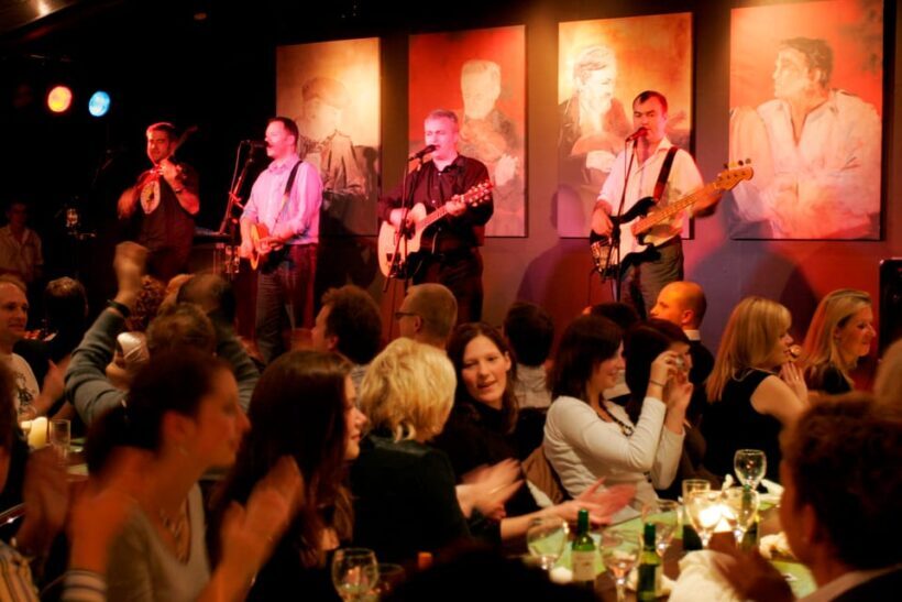 Dublin: Irish Night Show at the Merry Ploughboy Pub - An Inviting Introduction to Irish Night at Merry Ploughboy Pub