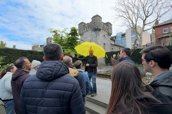 Dublin Must See Top Attractions Walking Tour With Local Guide - Key Points