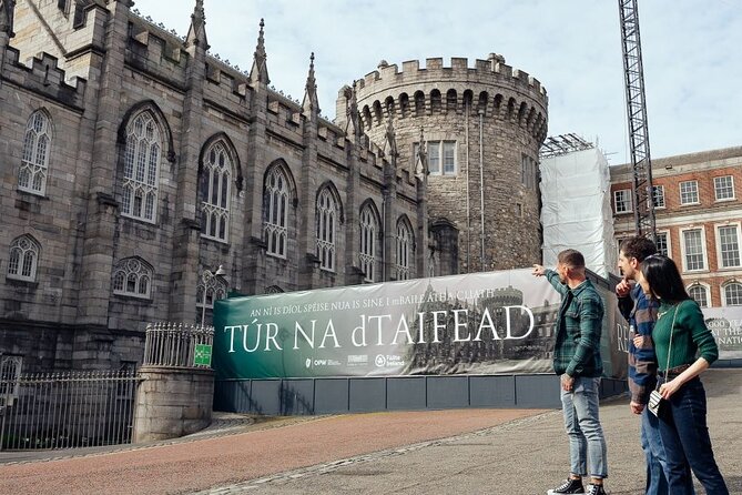Dublin Private Walking Tour With a Local: Highlights & Gems - Exploring Dublins Iconic Landmarks