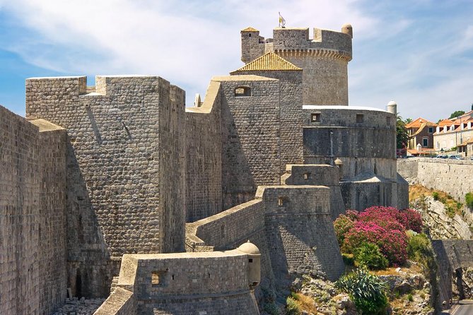 Dubrovnik: Ancient City Walls & Wars Walking Tour - Detailed Breakdown of the Itinerary