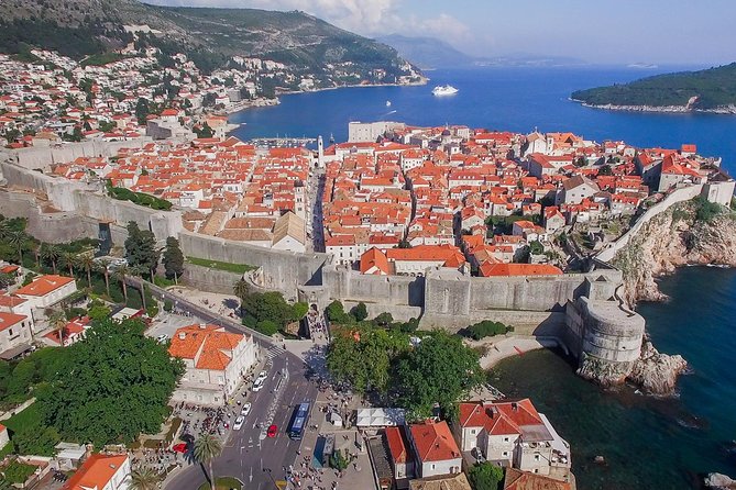 Dubrovnik Early Bird Walking Tour - Engaging With Knowledgeable Guides
