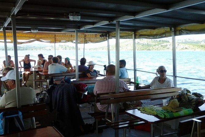 Dubrovnik Islands Boat Tour with Lunch and Unlimited Drinks - The Food and Drinks