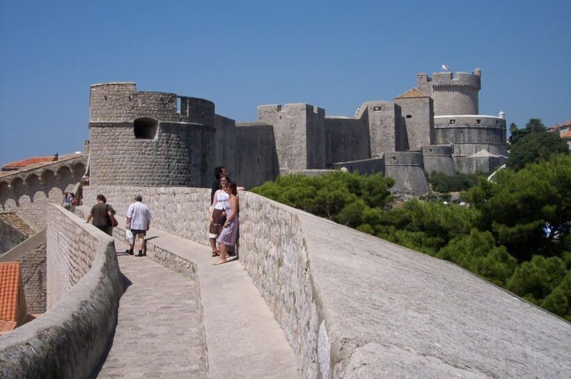 Dubrovnik: Old Town and City Walls Guided Walking Tour - What landmarks will you see?