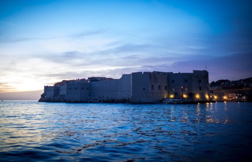 Dubrovnik: Panoramic Sunset Cocktail Cruise Around Old Town - Key Points