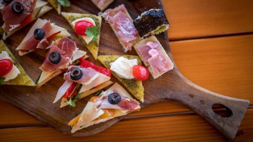 Dubrovnik: Panoramic Sunset Cocktail Cruise Around Old Town - Itinerary Breakdown