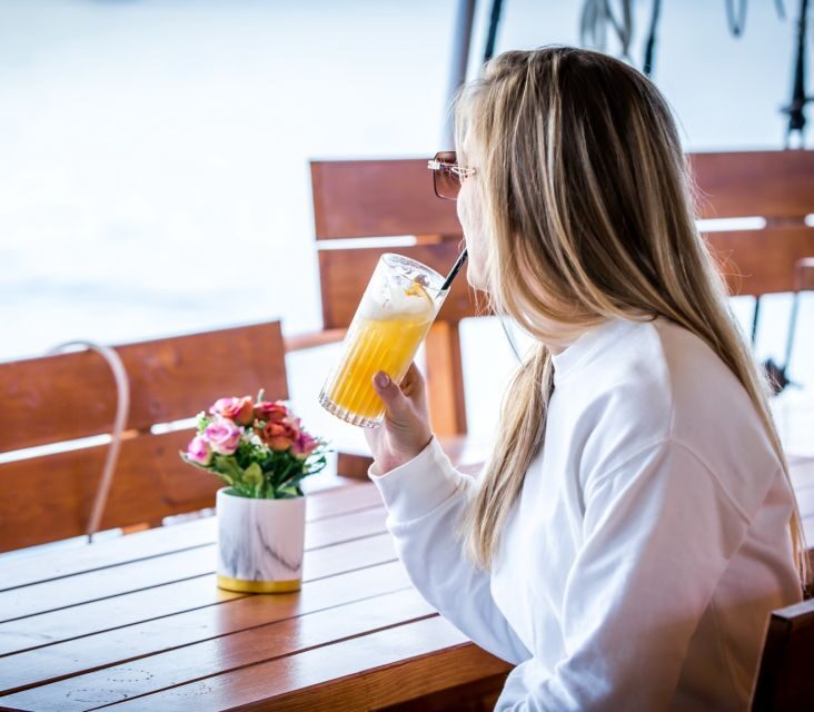 Dubrovnik: Panoramic Sunset Cocktail Cruise Around Old Town - What Sets It Apart