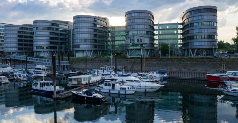 Duisburg: Guided Walking Tour through the inner harbour - The Value of the Tour