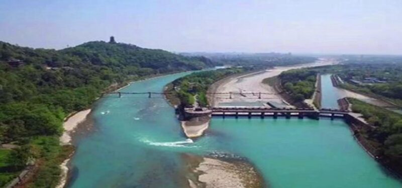 Dujiangyan panda base and irrigation system park day tour - Who Would Enjoy This Tour Most?