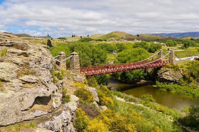 Dunedin to Queenstown One Way Including Taieri Gorge Train - FAQs