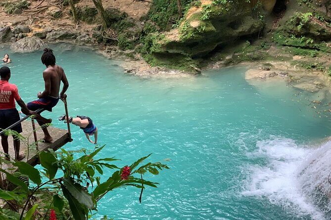 Dunns River & Blue Hole Day Trip with Lunch - FAQ