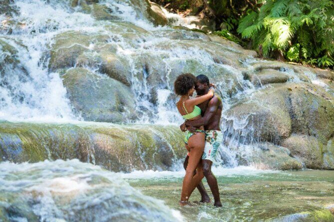 Dunn's River Falls and Bob Marley Mausoleum - Key Points