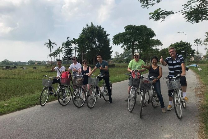 Duong Lam Ancient Village Private Tour - Key Points