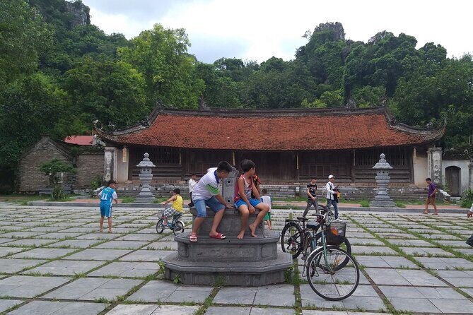 Duong Lam ancient village - Thay Pagoda - Van Phúc silk - Practical Considerations and What Travelers Should Know