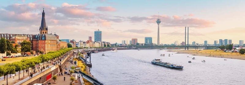 Dusseldorf: 2-hour Best Intro Walking Tour with a Local - Considerations and Practical Tips