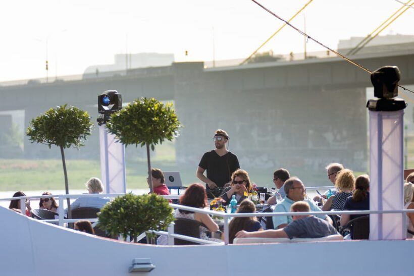 Düsseldorf: 2-Hour Evening Rhine River Cruise with Live DJ - The Experience in Detail: A Close Look at the 2-Hour Rhine River Cruise