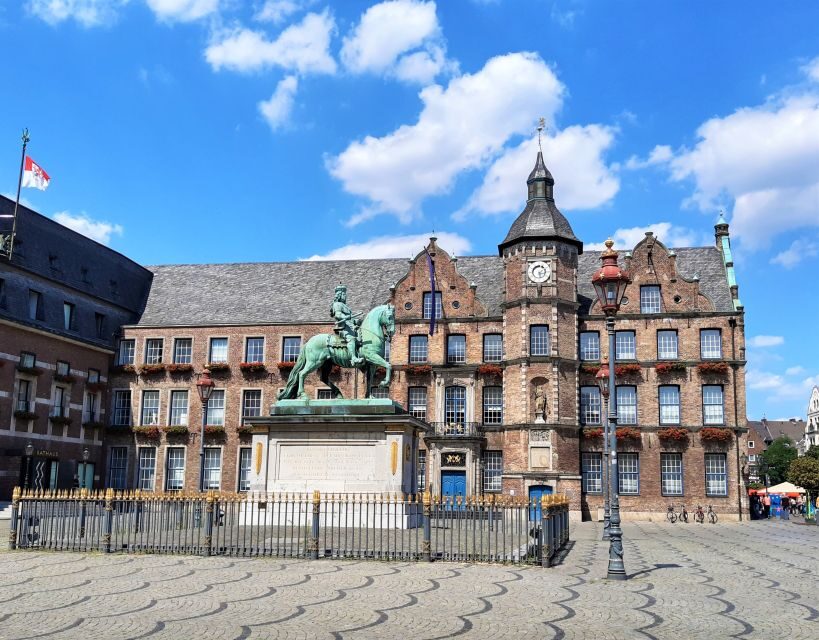 Dusseldorf: Old Town & Altbier Tour - Authenticity & Local Flavor
