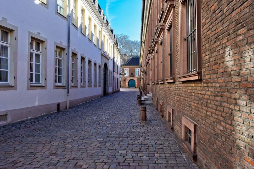 Düsseldorf Old Town - Private Guided tour - Discovering Düsseldorf’s Historic Heart