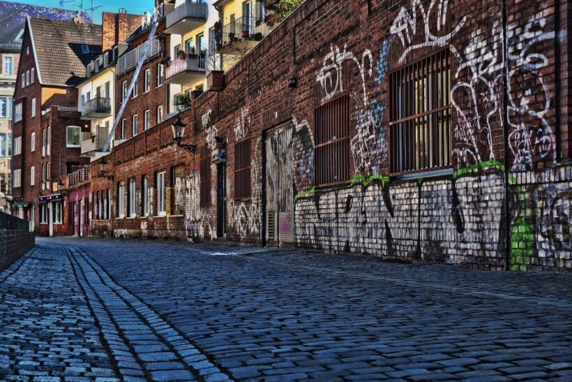 Düsseldorf Old Town - Private Guided tour - The Cultural Finale at Tonhalle