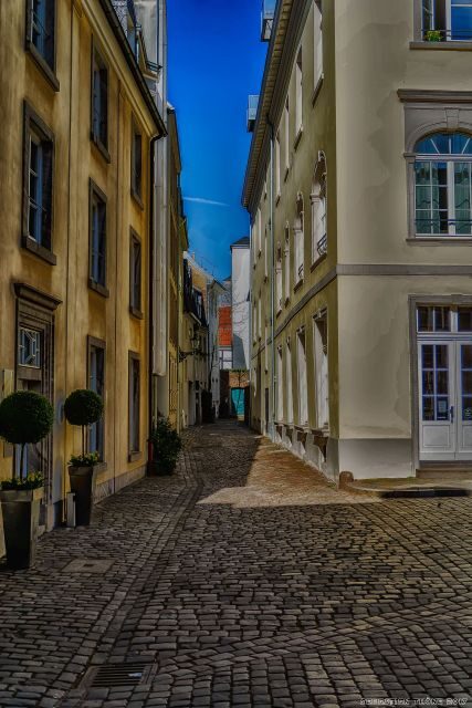 Düsseldorf Old Town - Private Guided tour - Analyzing the Value