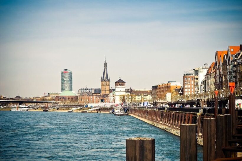 Düsseldorf: Private Walking Tour with a Professional Guide - What to Expect from the Experience