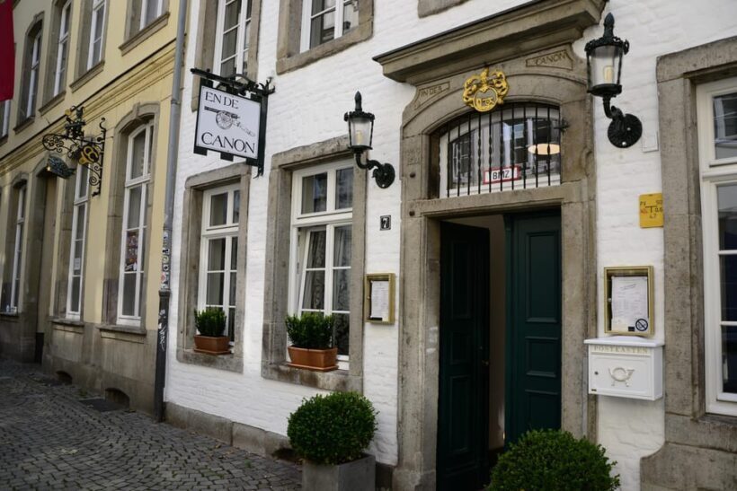 Düsseldorf walk: The Old Town and a charming market square - FAQ