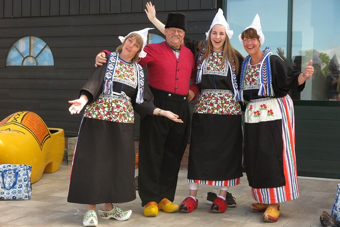 Dutch Experience in Volendam with Traditional Outfits - Key Points
