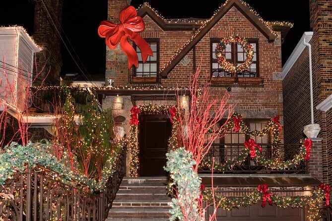 Dyker Heights Christmas Lights and NYC Skyline View Bus Tour - Who Will Love This Tour?
