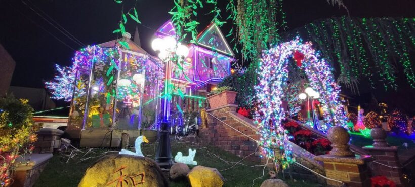 Dyker Heights Holiday Lights - The Experience of Viewing the Holiday Lights
