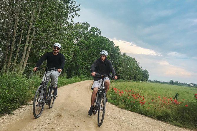 E-bike adventure among medieval castles and old villages - Analyzing the Value